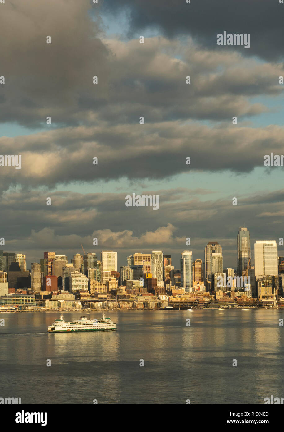 Seattle winter hi-res stock photography and images - Alamy