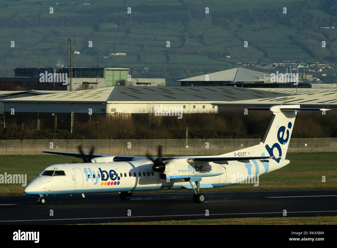 Flybe Q400 wearing the old livery. Flybe Aircraft arrive and depart ...