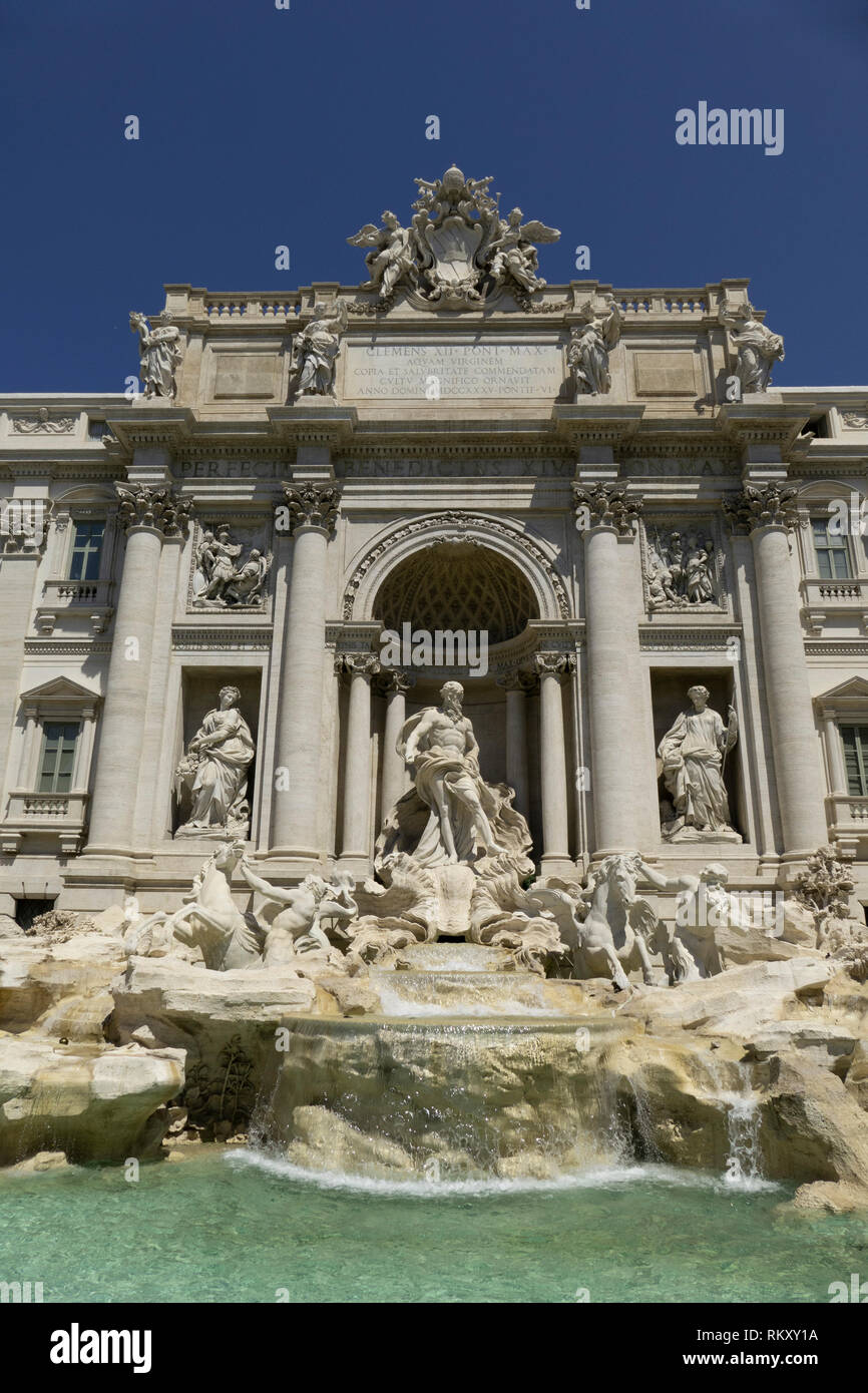 Palazzo Poli, also Palazzo Conti, Trevi Fountain, Fontana di Trevi ...