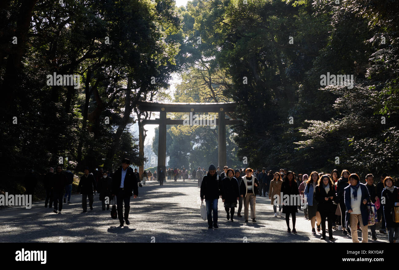 Torii gate in yoyogi hi-res stock photography and images - Alamy