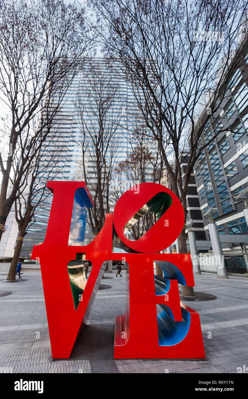 The LOVE object sculpture in Shinjuku, Tokyo Stock Photo - Alamy