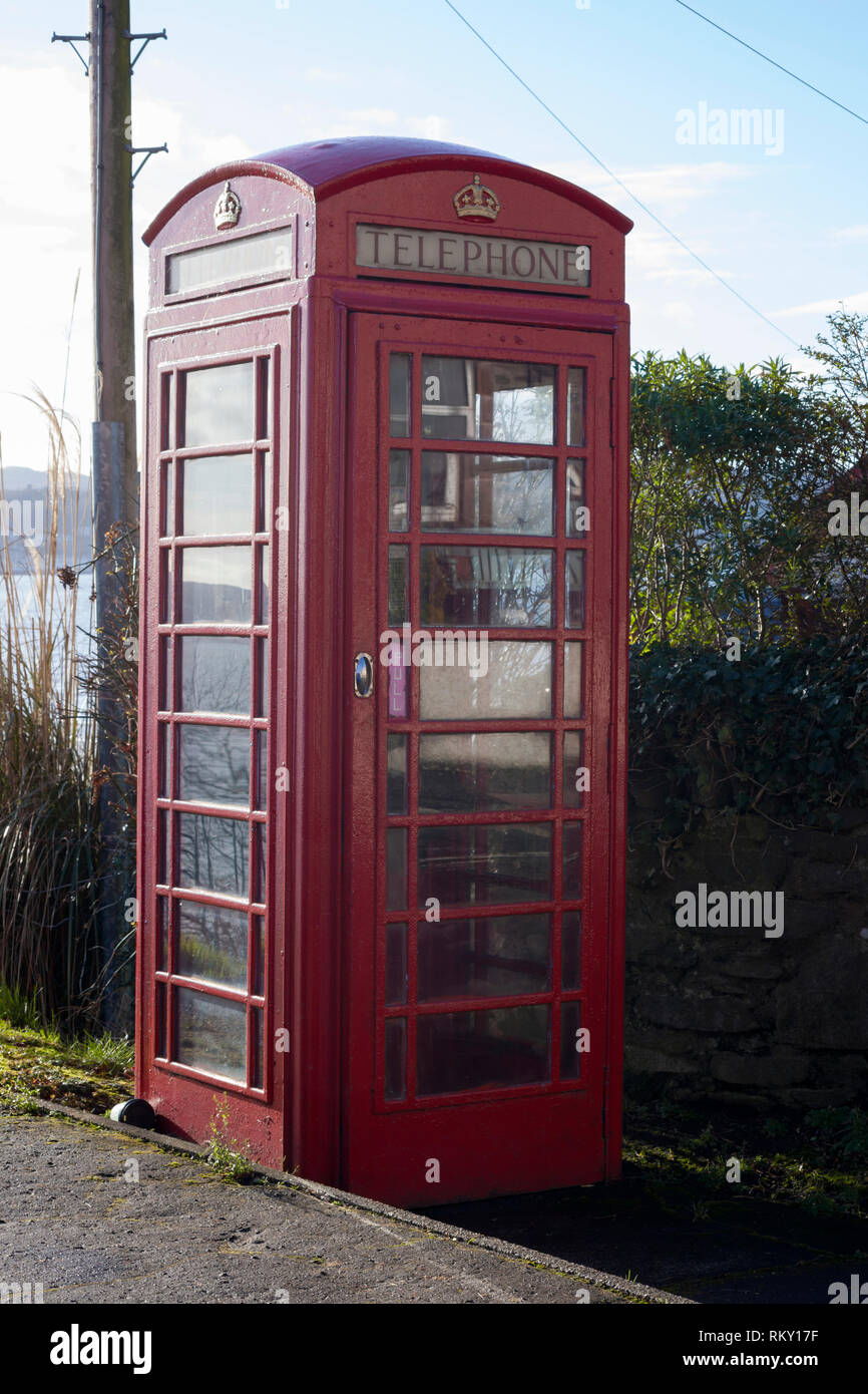 Red telephone box in Kilcreggan, Argyll, Scotland Stock Photo - Alamy