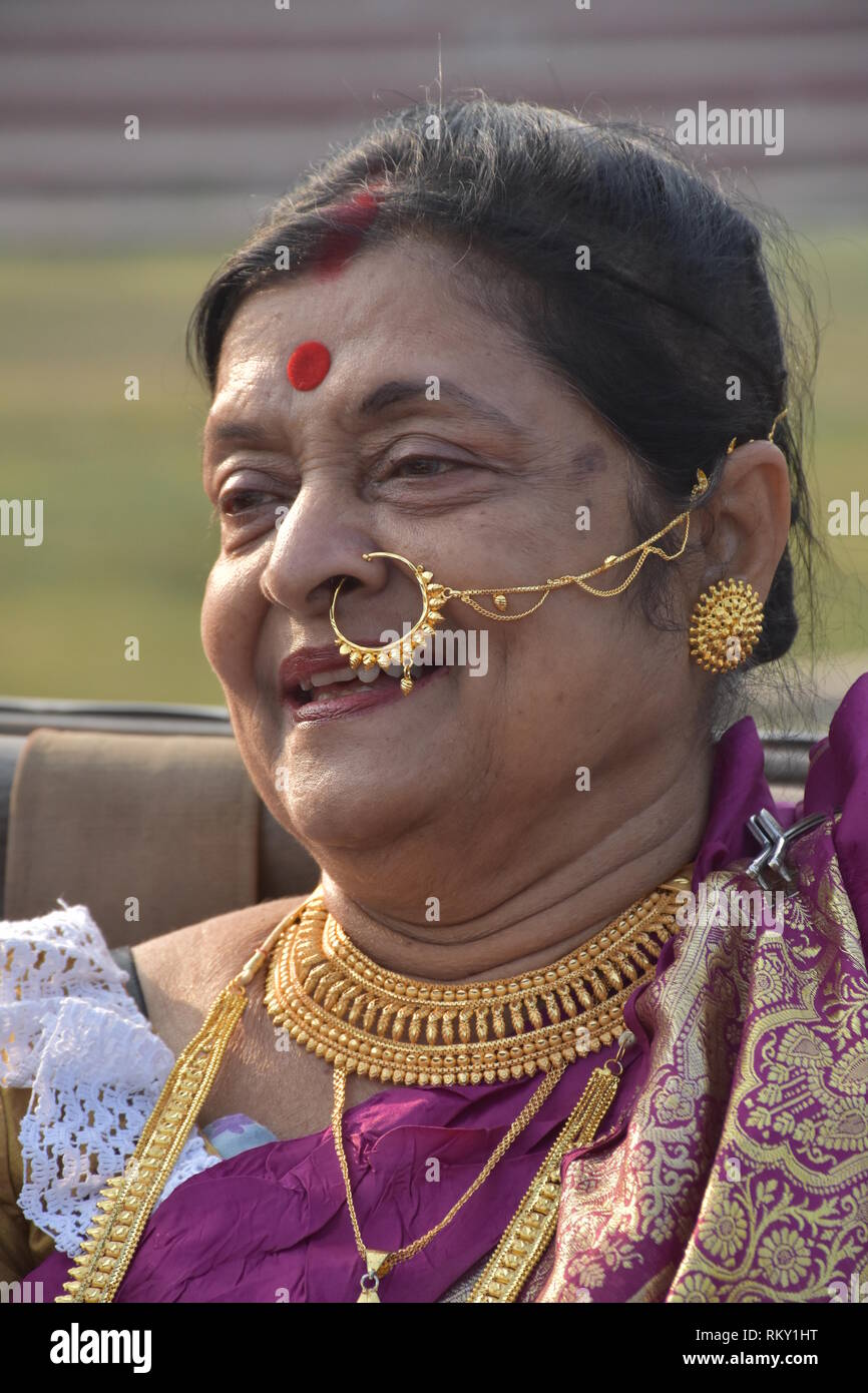 Hindu Bengali lady with period costume and cultural period pieces Stock ...