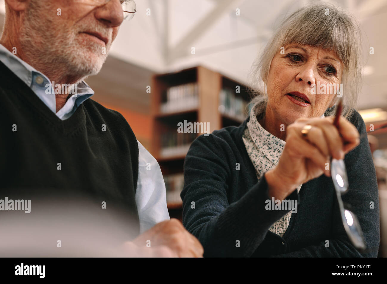 Elderly learner hi-res stock photography and images - Alamy