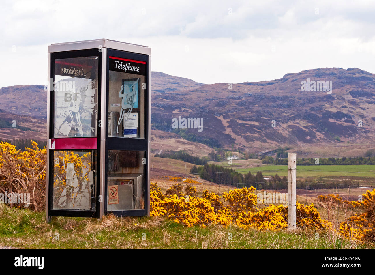 Enclosed telephone booth hi-res stock photography and images - Alamy