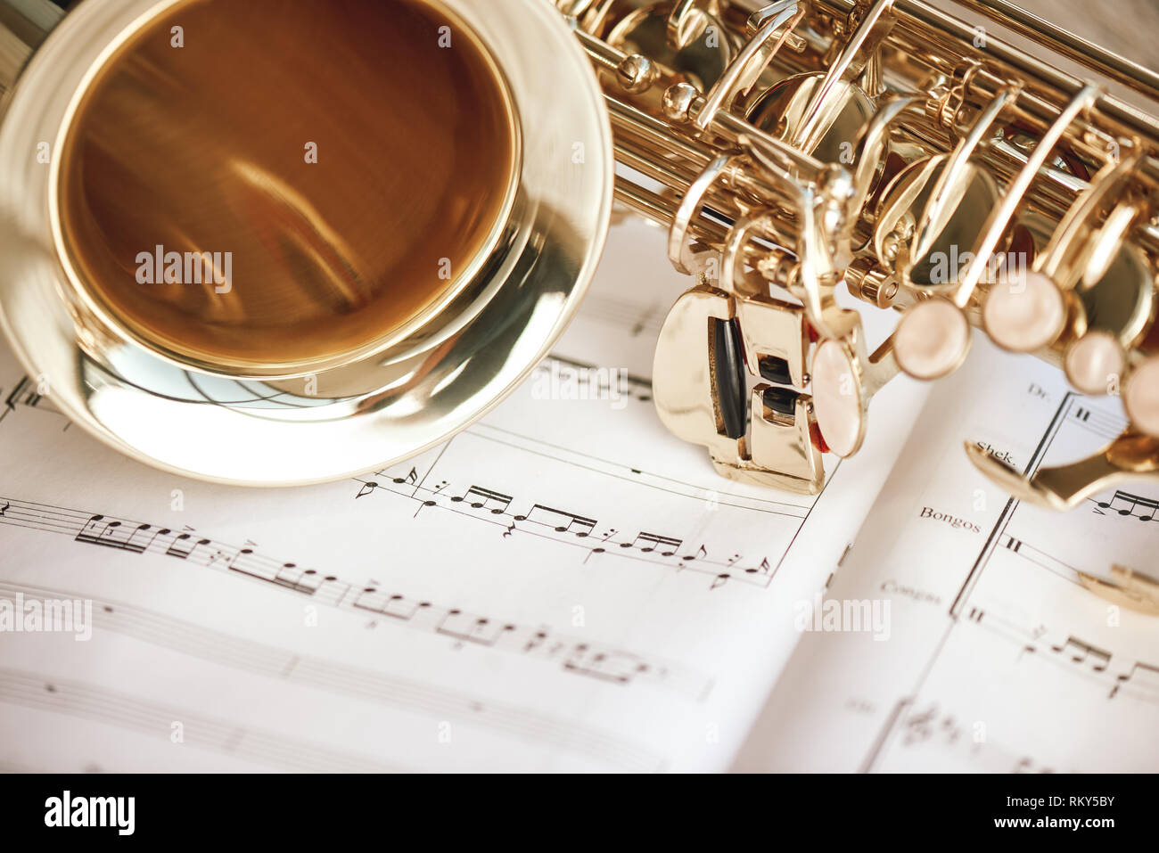 Musical notes musical instruments hi-res stock photography and images ...