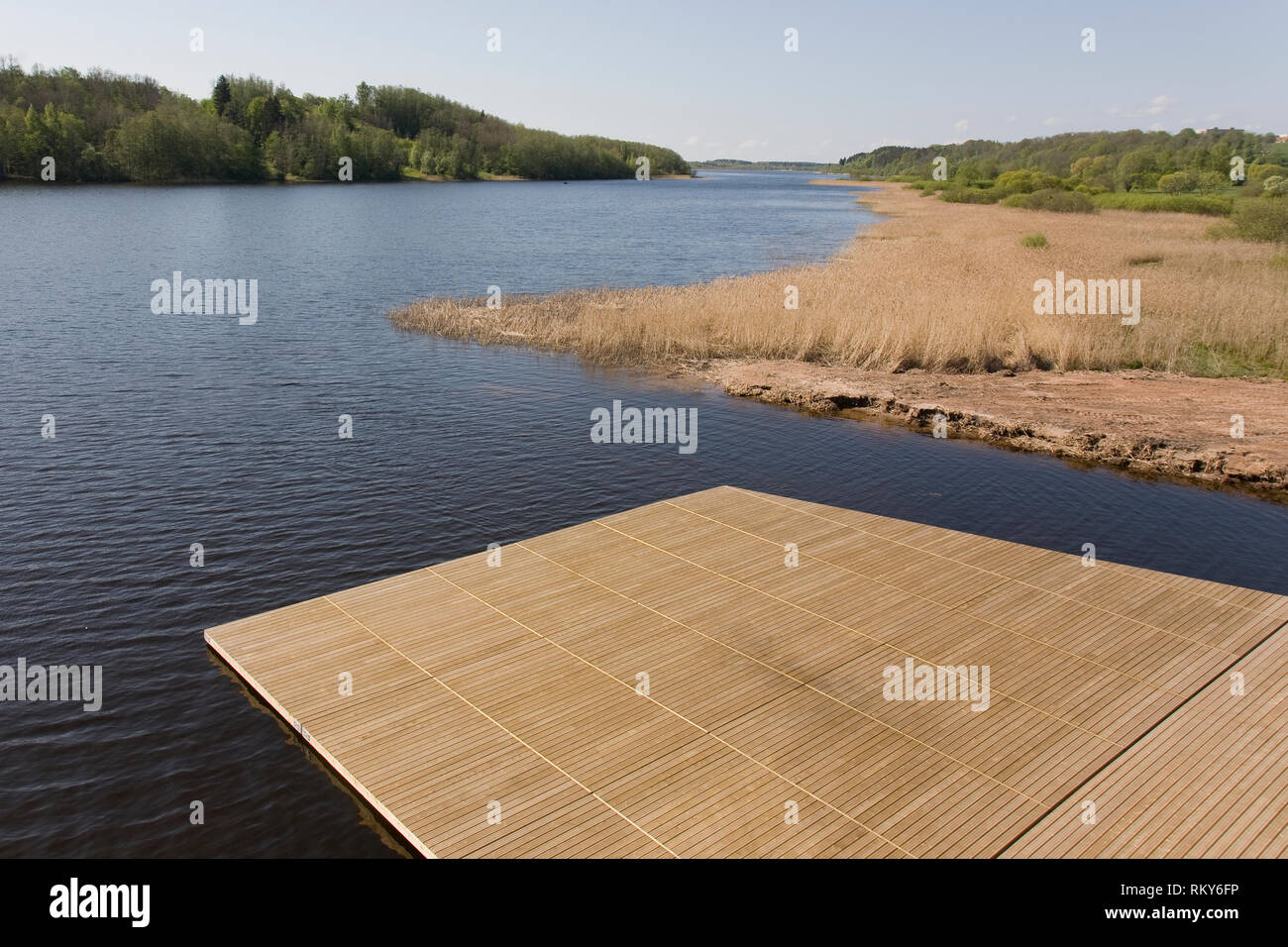 Lakeside platform hi-res stock photography and images - Alamy