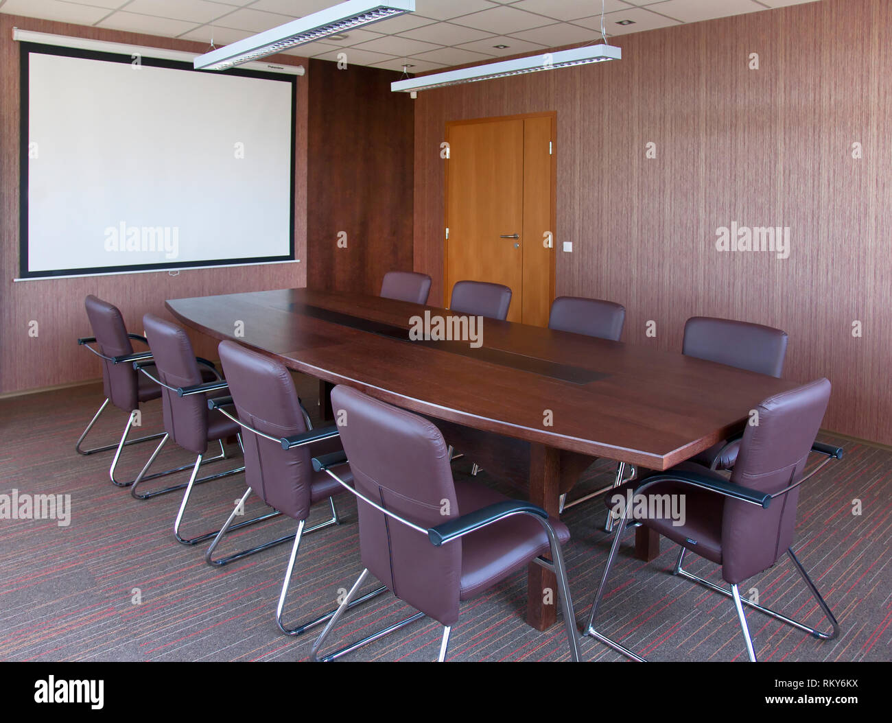 Modern factory office meeting room hi-res stock photography and images ...