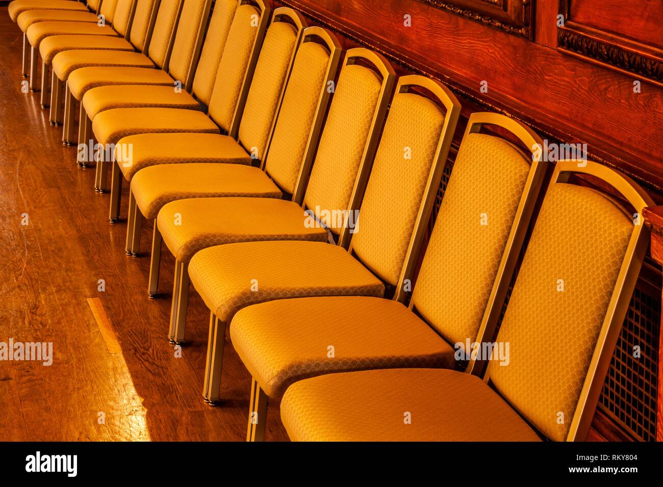 Office group empty hi-res stock photography and images - Alamy