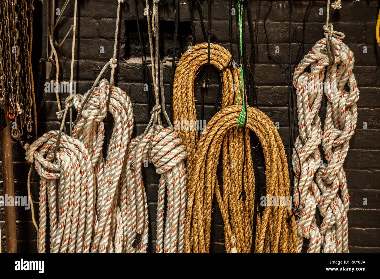 Coils of rope hi-res stock photography and images - Alamy
