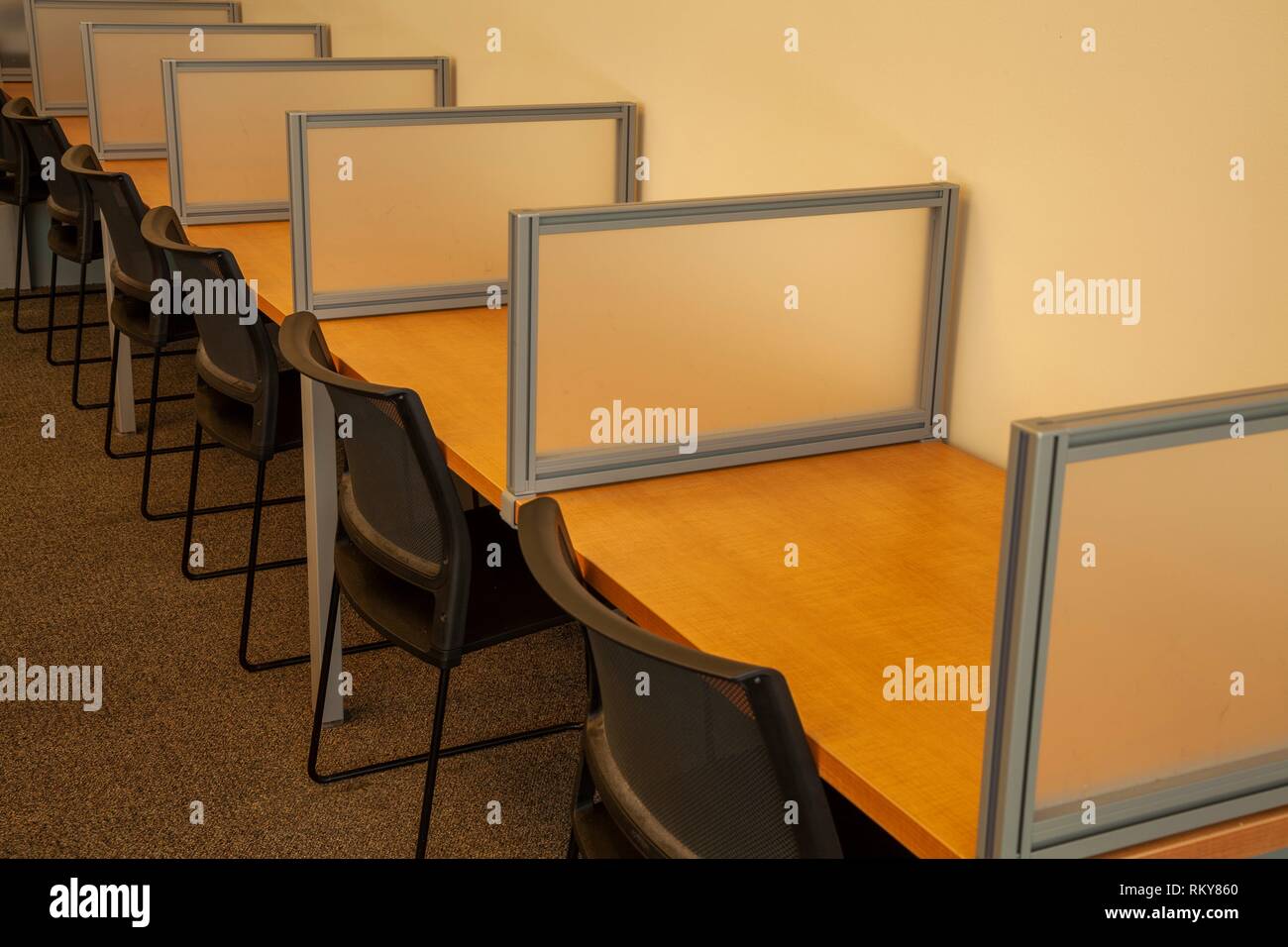 Deserted stations hi-res stock photography and images - Alamy