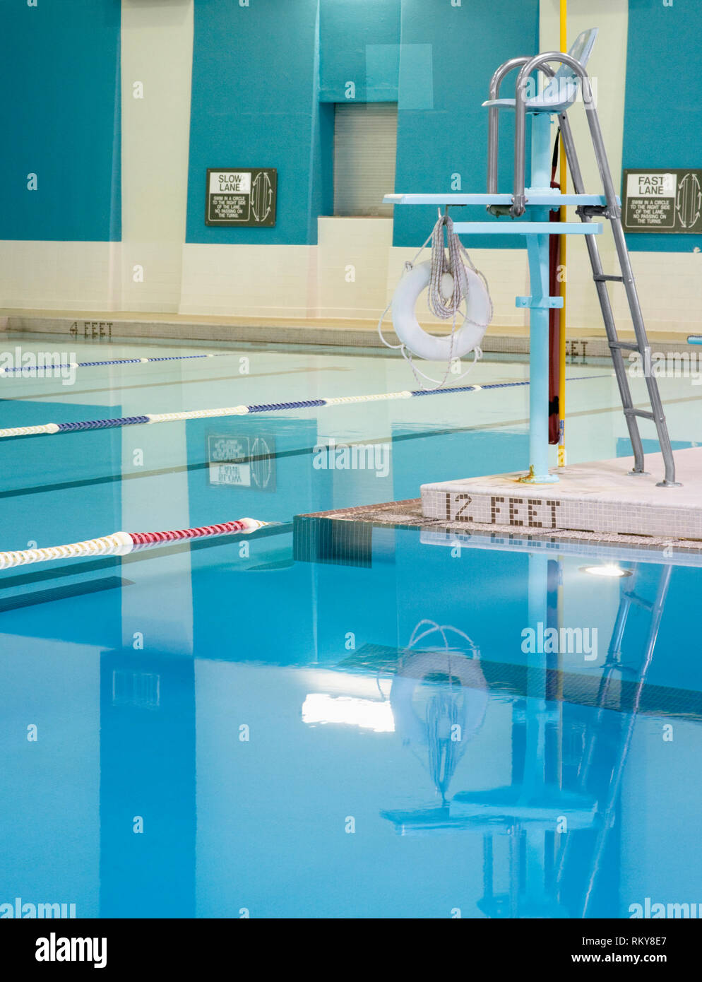 Lifeguard Stand and Pool Stock Photo - Alamy