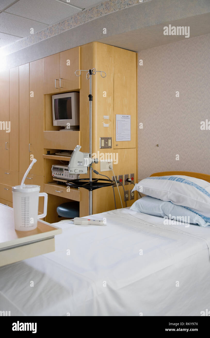 Post op recovery room hi-res stock photography and images - Alamy