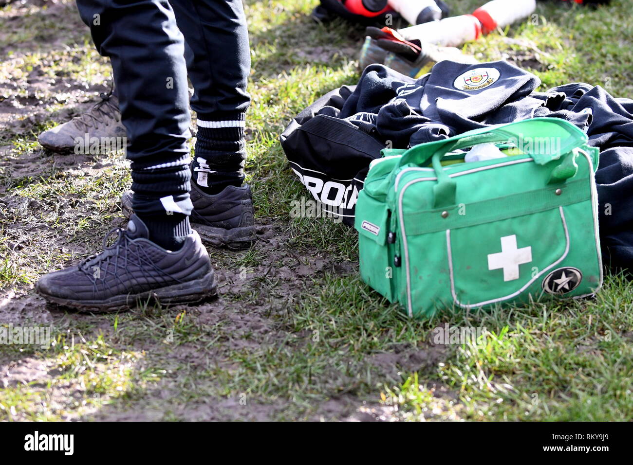 Anonymous football players hi-res stock photography and images - Alamy