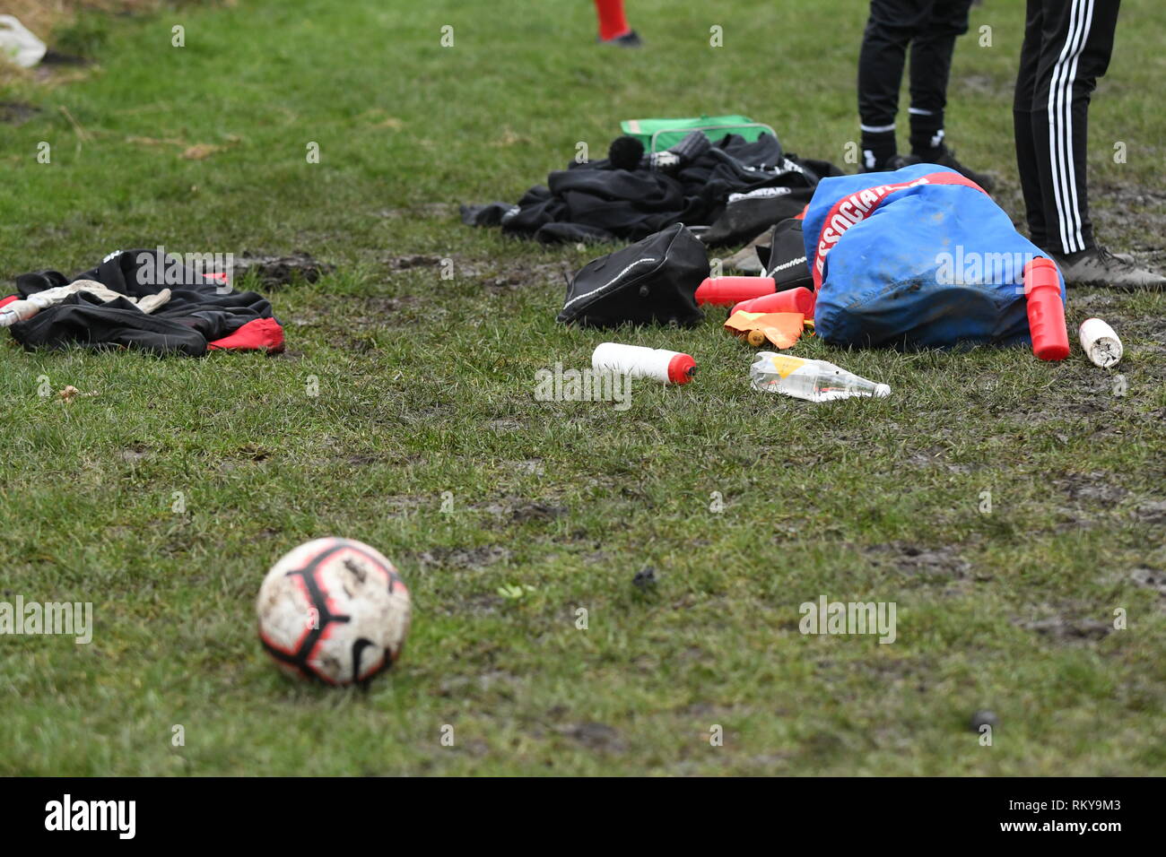 Footy training hi-res stock photography and images - Alamy