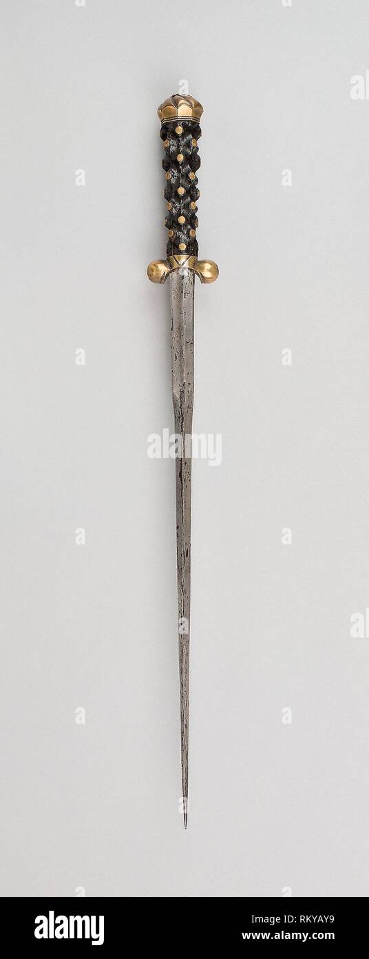 French dagger hi-res stock photography and images - Alamy