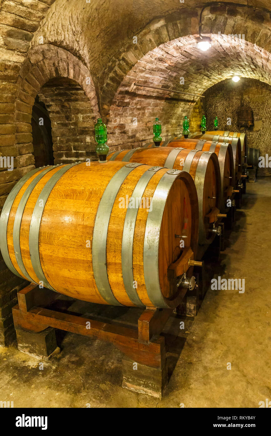Ancient medieval barrels hi-res stock photography and images - Alamy
