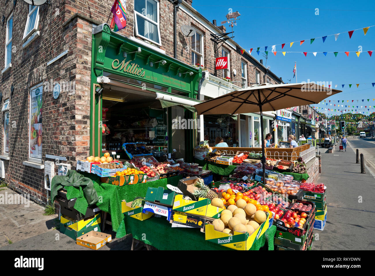 Greengrocers shop on Bishopthorpe Road in York Stock Photo - Alamy