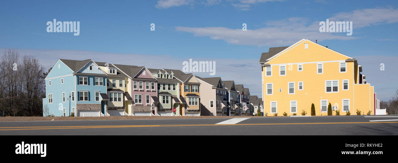 Neighborhood development houses hi-res stock photography and images - Alamy