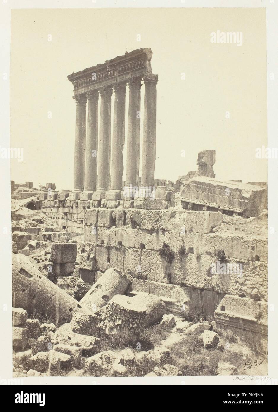 Great pillars hi-res stock photography and images - Alamy