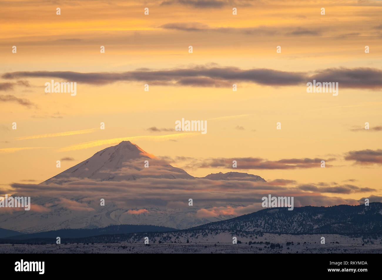 Mount Shasta at sunset from Lower Klamath National Wildlife Refuge ...