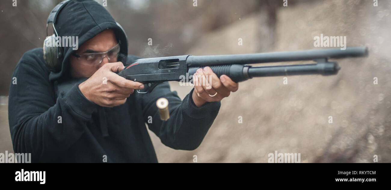 Combat shotgun shooting training. Long gun, pump gun and scattergun ...