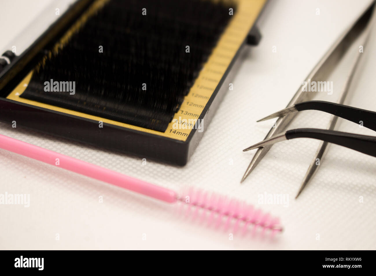 Materials for eyelash extension. Brushes, accessories for eyelash ...