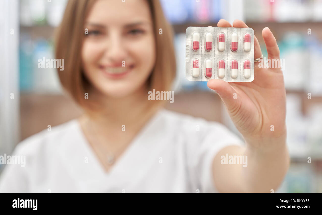 Medicines and shelves hi-res stock photography and images - Alamy