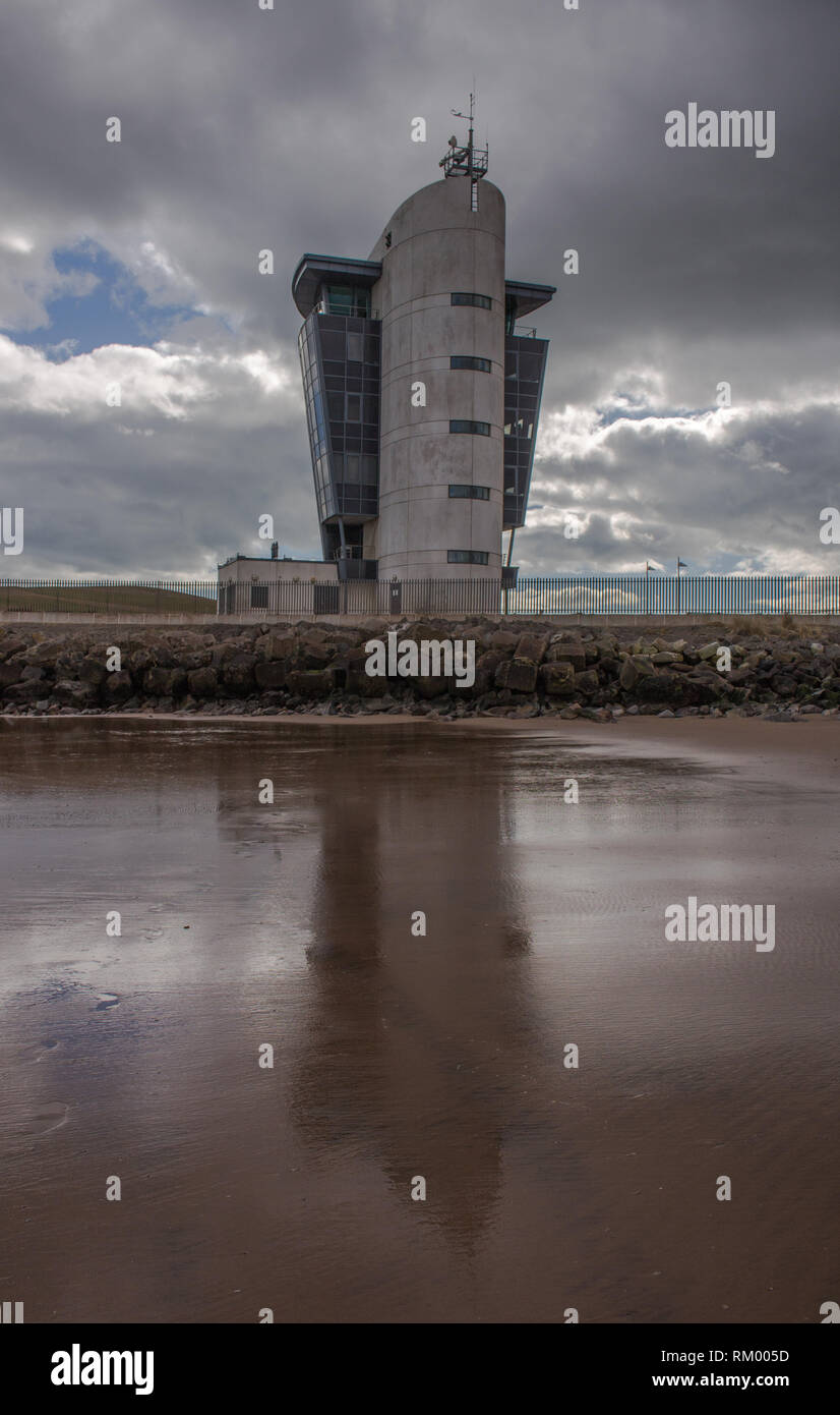 Aberdeen harbour control tower hi-res stock photography and images - Alamy