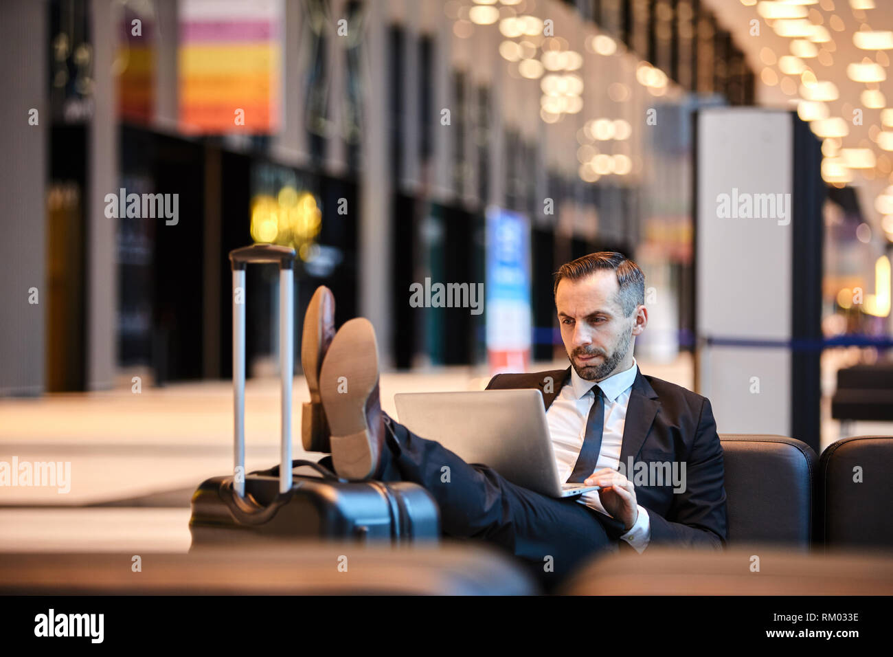 Networking in lounge Stock Photo - Alamy