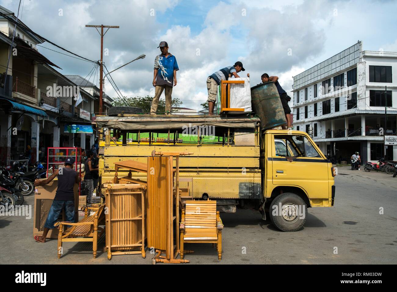 Lorry transport indonesia hi-res stock photography and images - Alamy