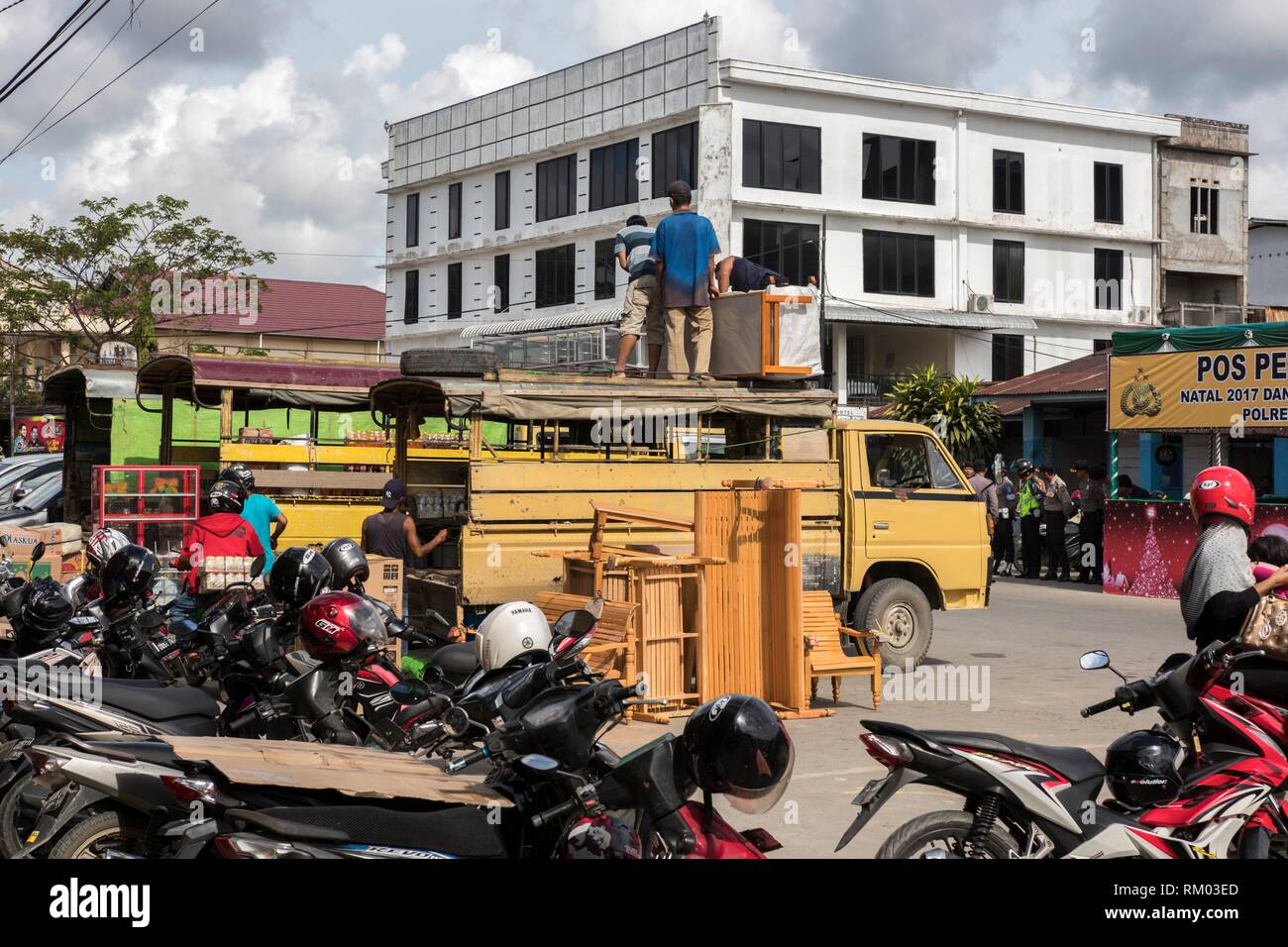 Lorry transport indonesia hi-res stock photography and images - Alamy