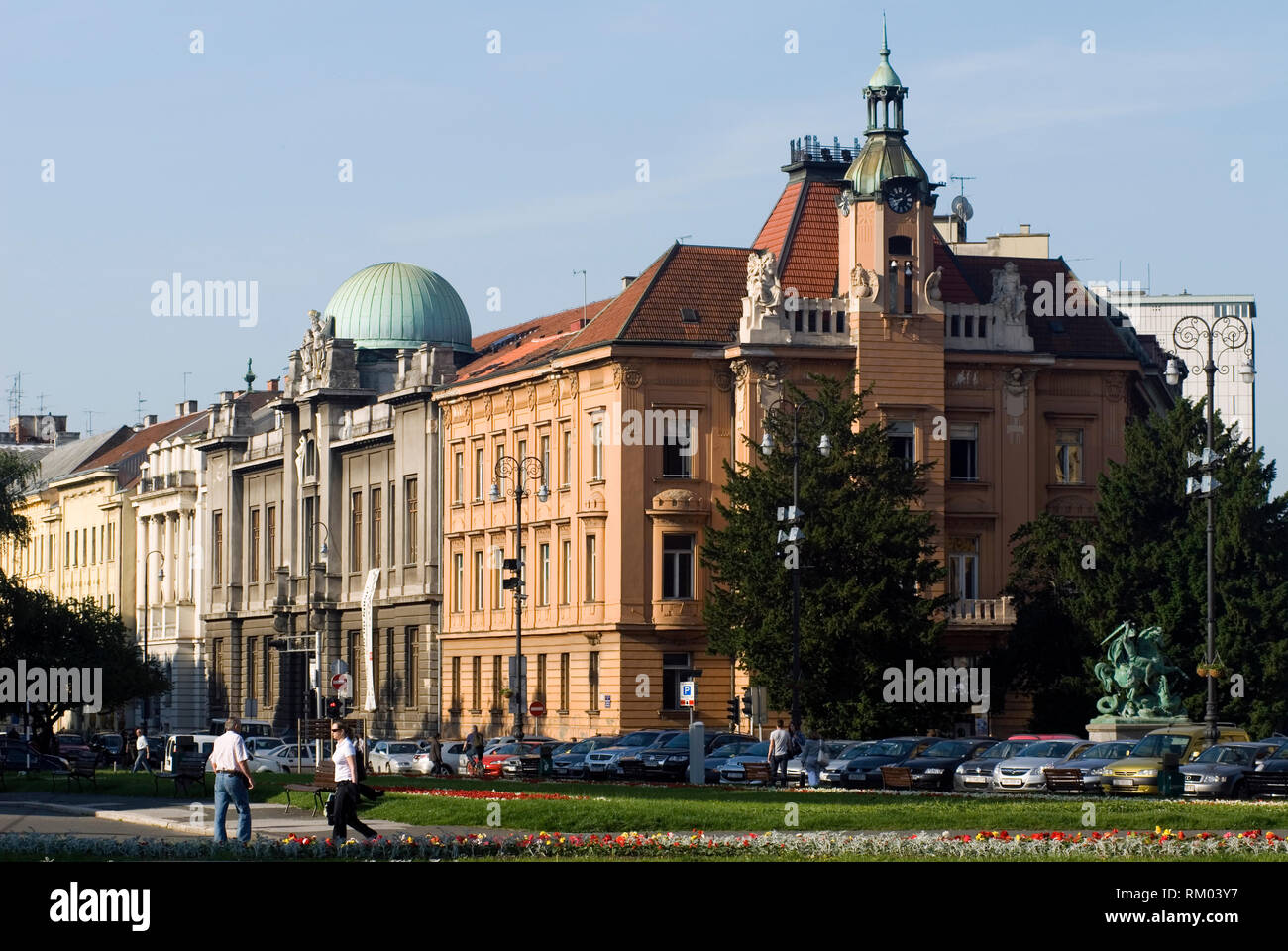 Plaza Ivana, Antuna y Vladimira Mazuranica. Donji Grad (Ciudad baja ...
