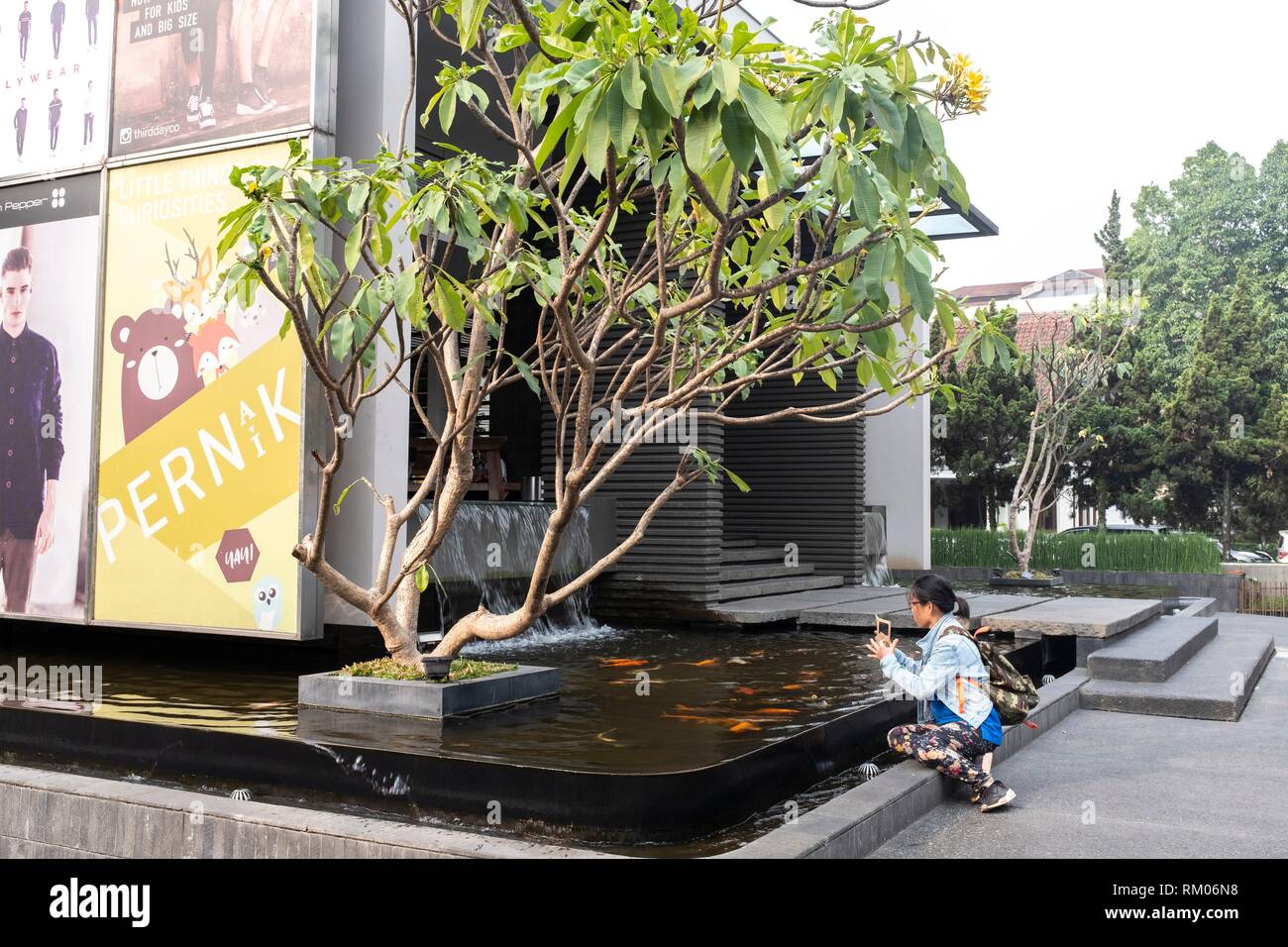 Java dress hi-res stock photography and images - Alamy