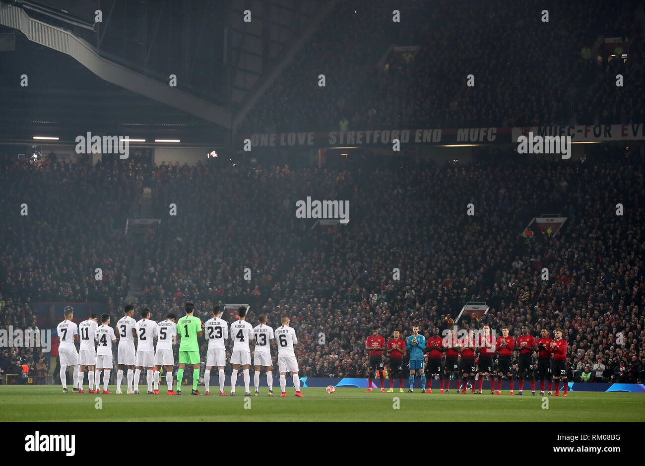 Manchester United and Paris Saint-Germain minute's applause to remember ...