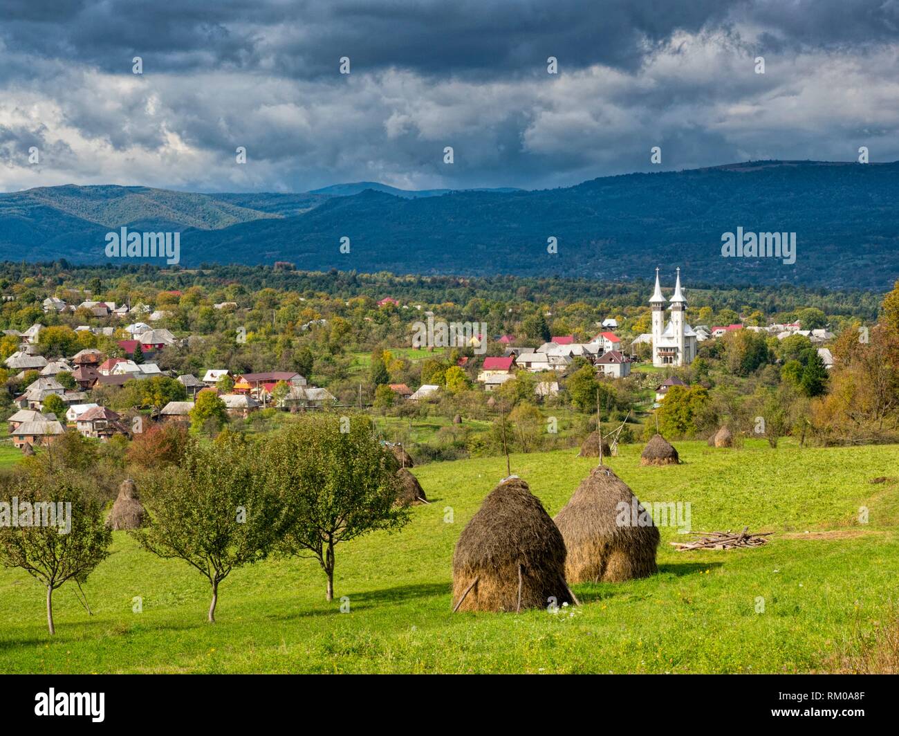 Maramures people hi-res stock photography and images - Alamy