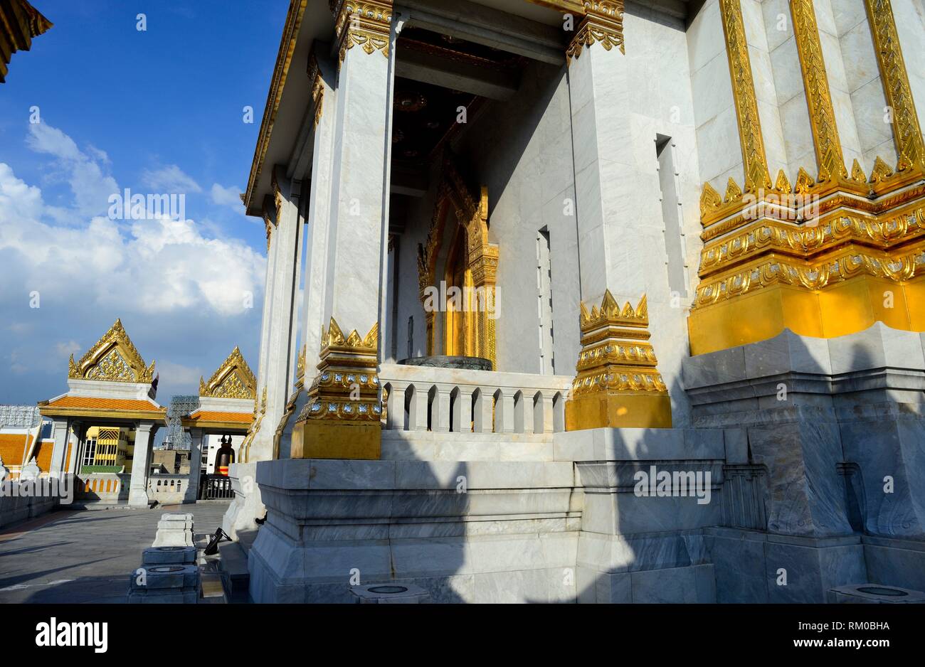 Bangkok Wat Traimit High Resolution Stock Photography and Images - Alamy
