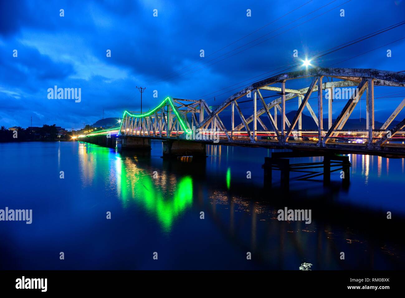Old French Bridge Stock Photos & Old French Bridge Stock Images - Alamy