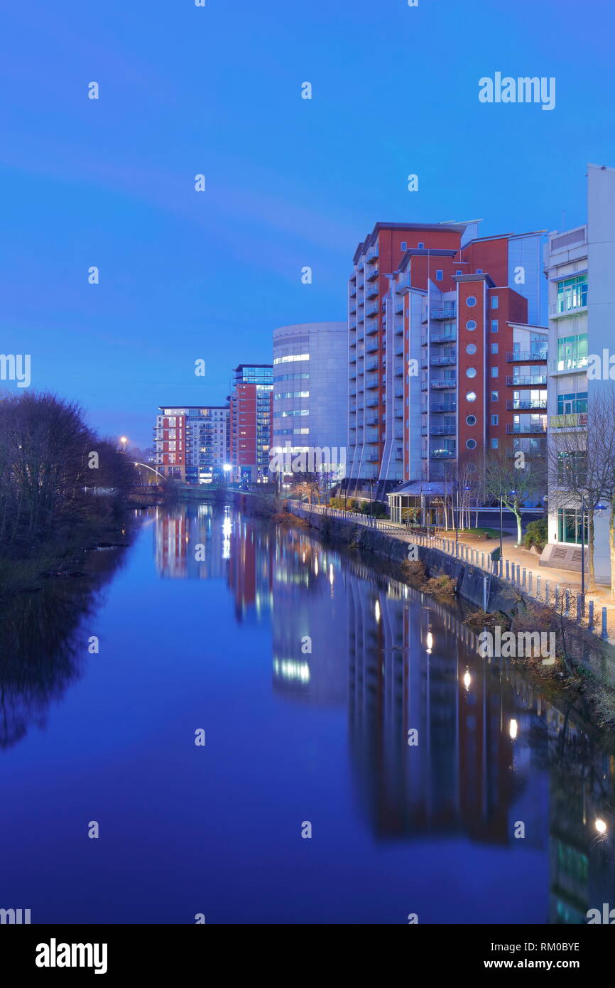 Leeds whitehall reflections hi-res stock photography and images - Alamy