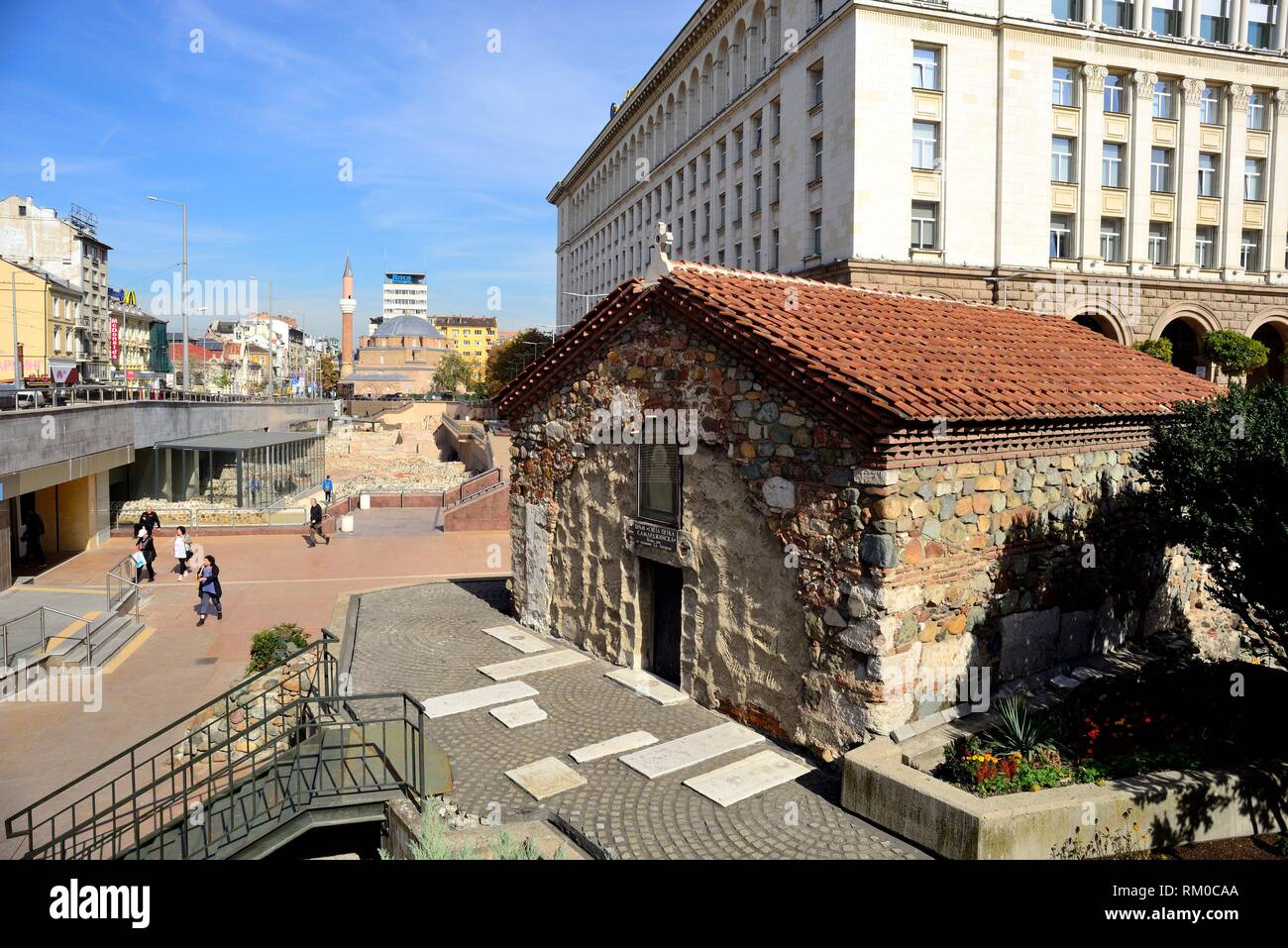 Square sofia bulgaria hi-res stock photography and images - Alamy