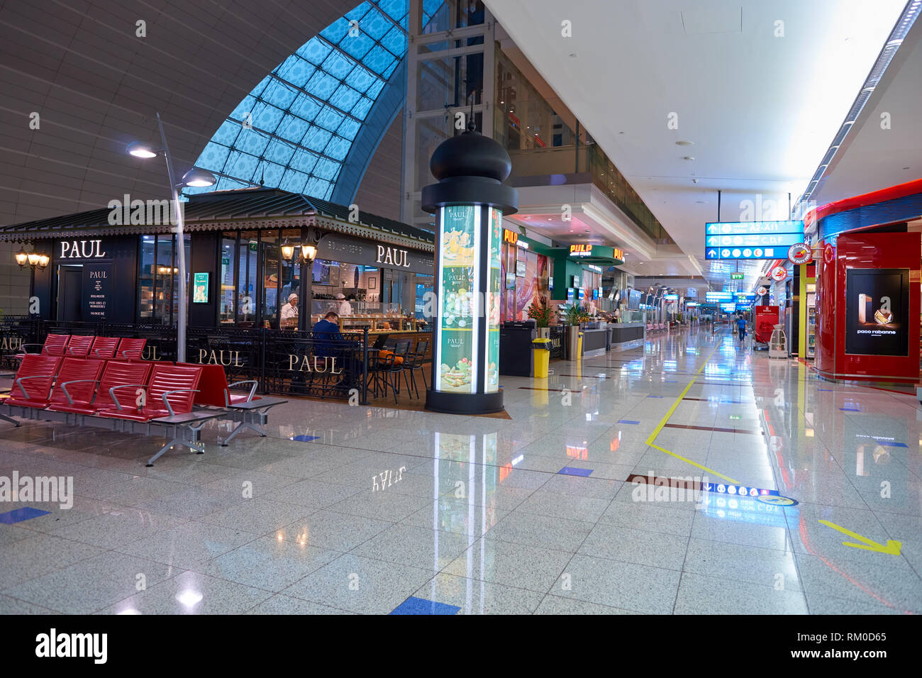 Paul bakery chain hi-res stock photography and images - Alamy