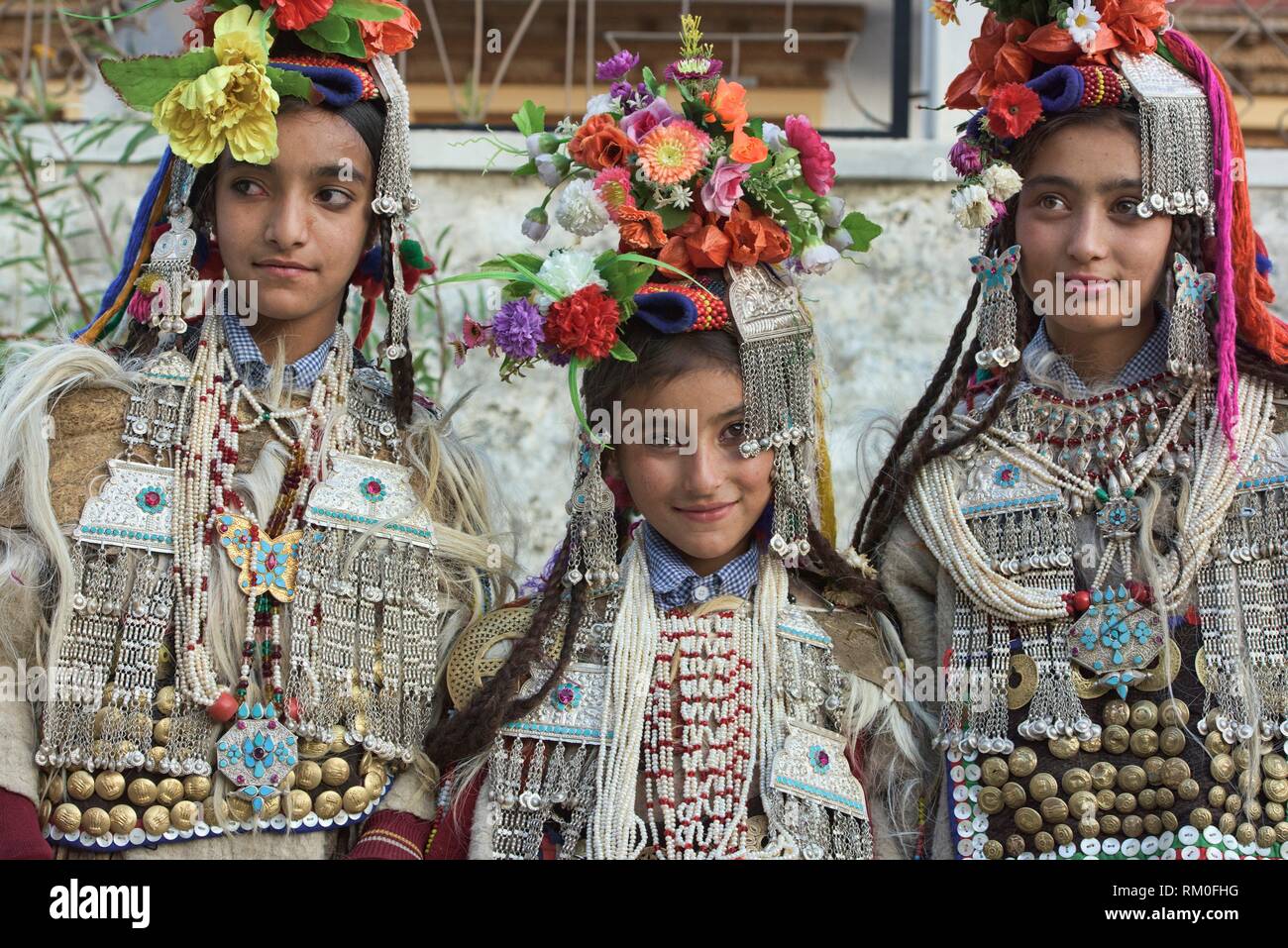 Ladakhi girl in traditional dress hi-res stock photography and images ...