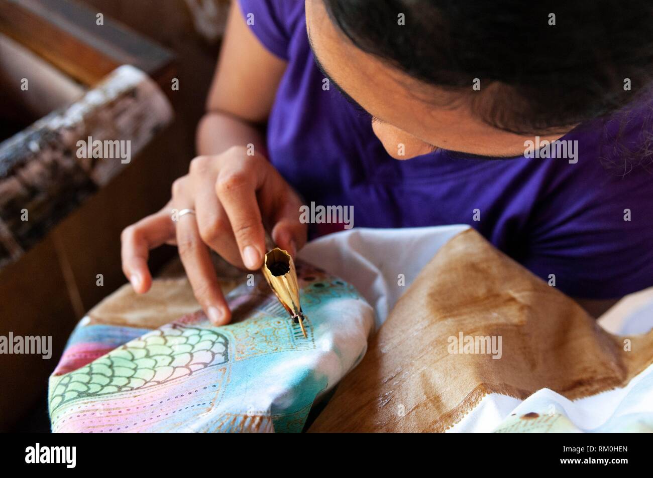 Woman batik artist hi-res stock photography and images - Alamy