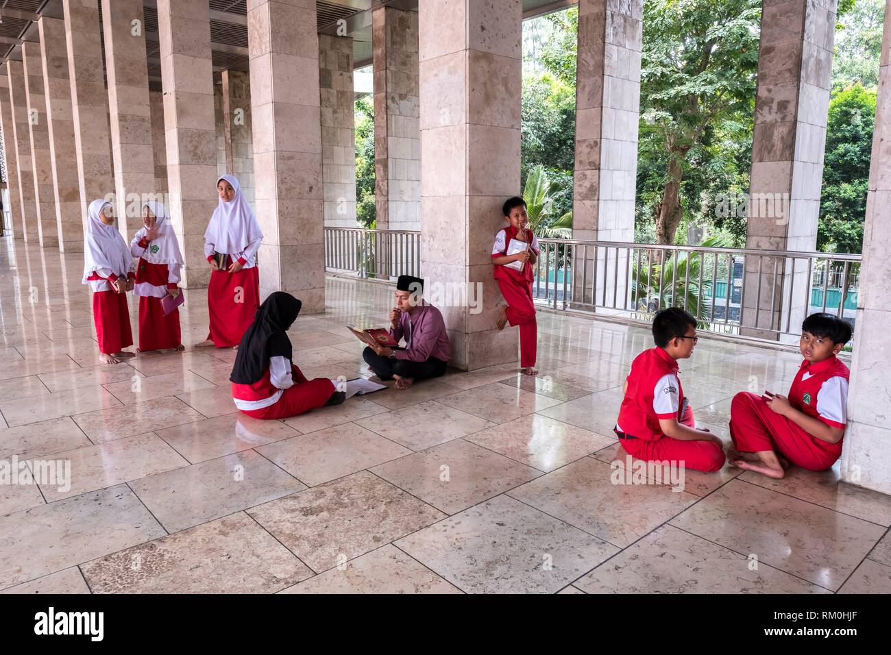 Indonesia classroom activities hi-res stock photography and images - Alamy