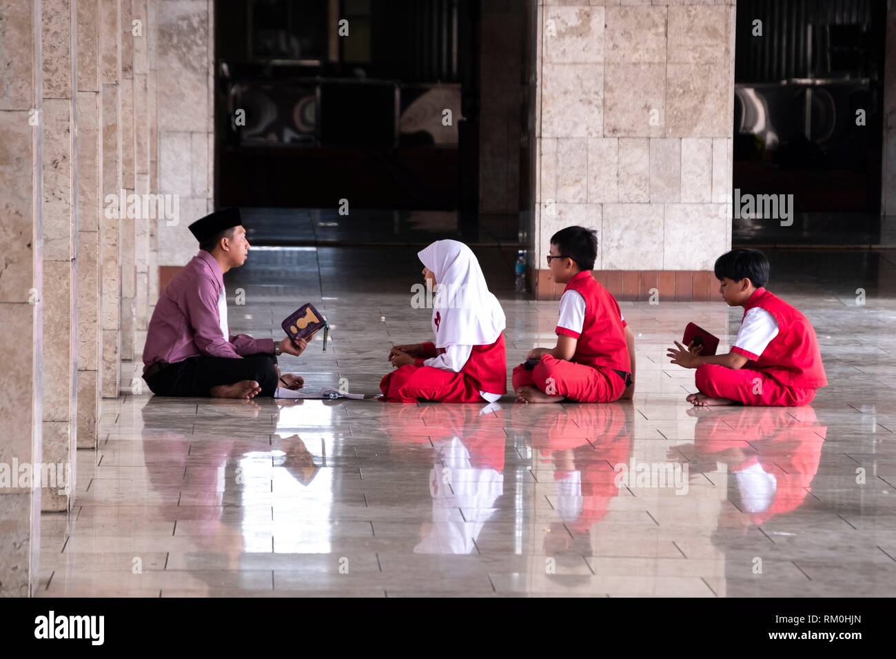 Muslim Schoolchild Schoolgirl High Resolution Stock Photography and ...