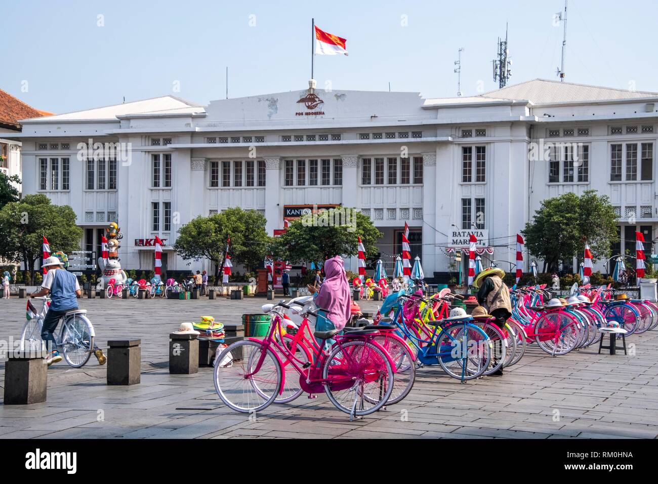 Taman fatahillah square and jakarta hi-res stock photography and images ...