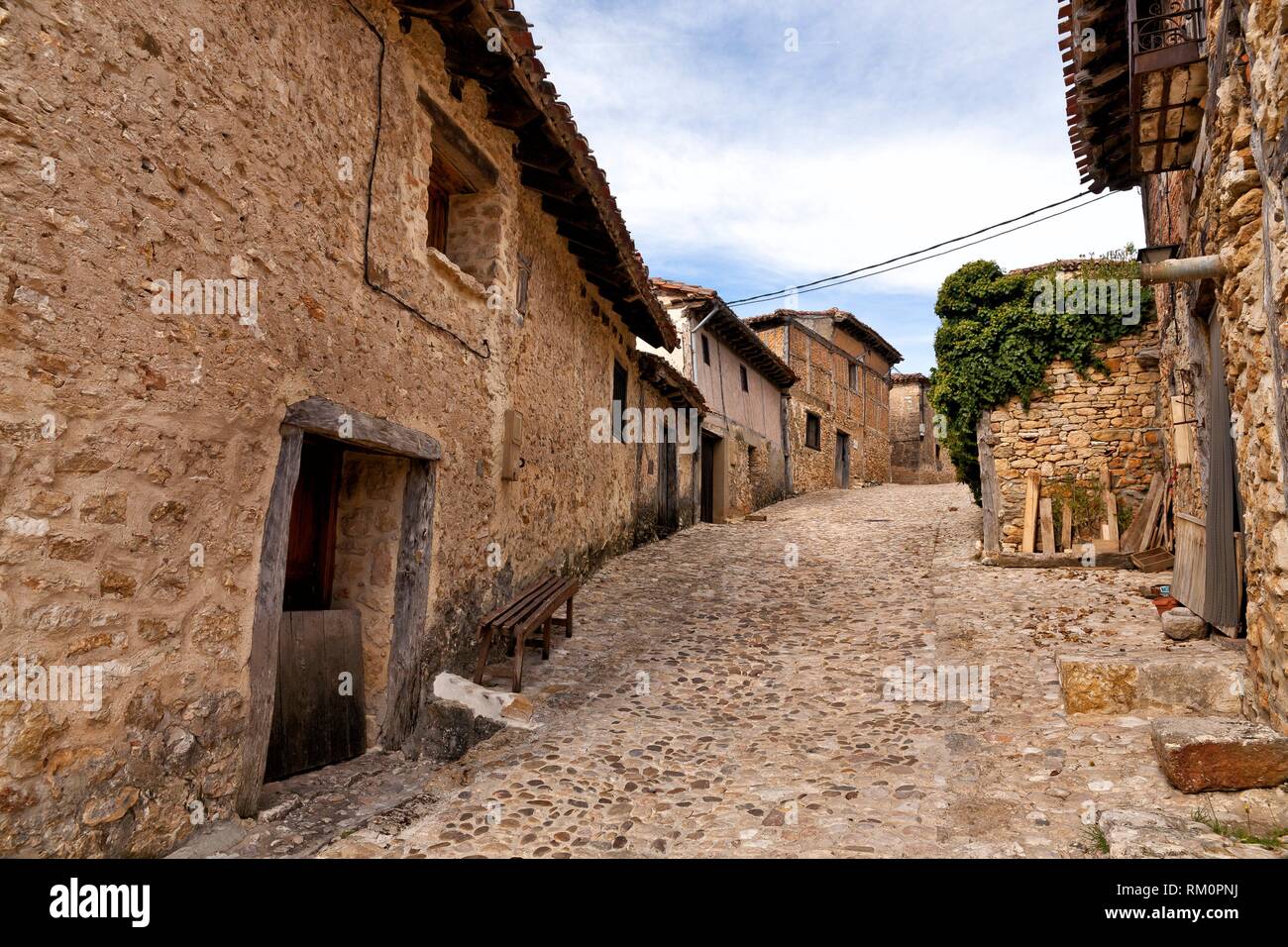 Old medieval houses hi-res stock photography and images - Alamy