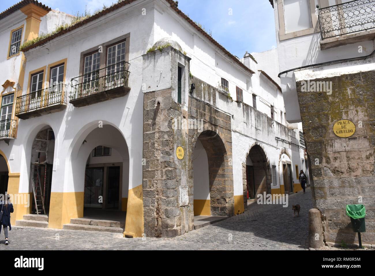 Evora street scene hi-res stock photography and images - Alamy