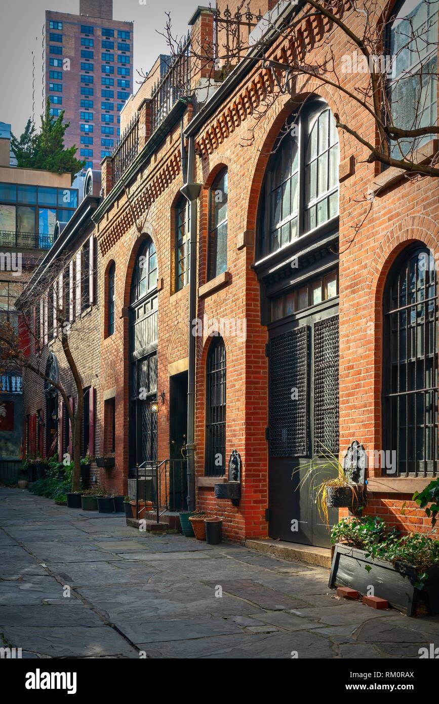 Sniffen court hi-res stock photography and images - Alamy