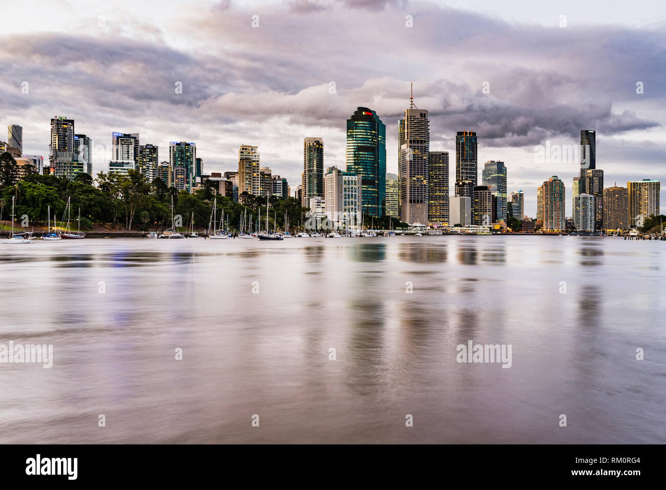 The beautiful evening skyline of Brisbane Stock Photo - Alamy
